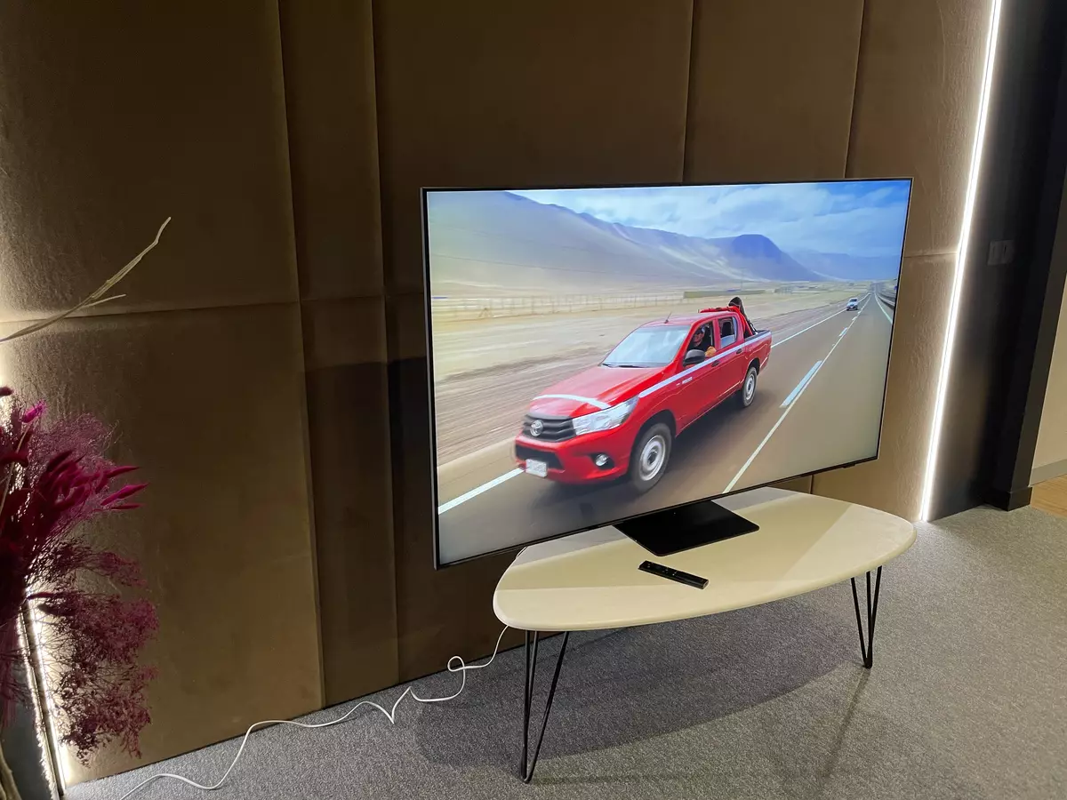 Ulasan Samsung Neo Qned 2021 QN90A: TV ini memutar permainan. Warna berair, tetapi tanpa OLED dan Screen burnout 23777_3