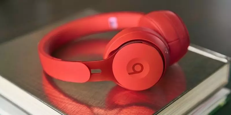 Apple memperkenalkan beats solo pro headphone nirkabel dengan pengurangan kebisingan aktif