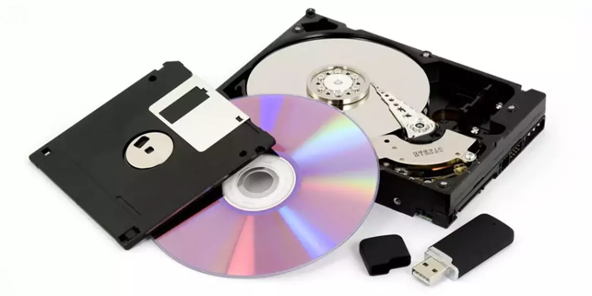 Storja qasira ta 'ħażna, numru tal-parti 2 - minn floppy disk għal SSD 2439_1