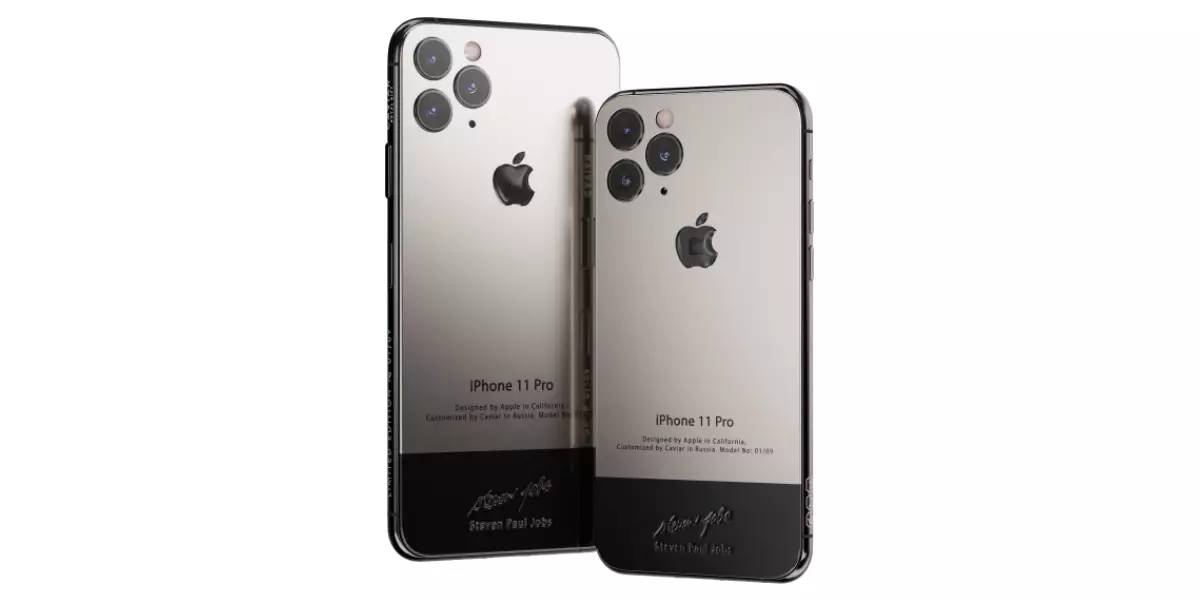 iPhone 11 p prea ruble 374,000. Zonsezo ndizachisoni cha turtleneck of Steve Jobs