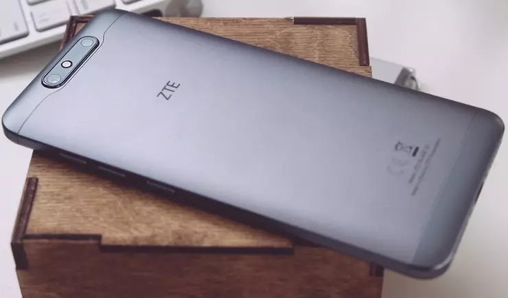 ZTE Blade V8 Apžvalga - išmanusis telefonas ir virtualios realybės nustatymas