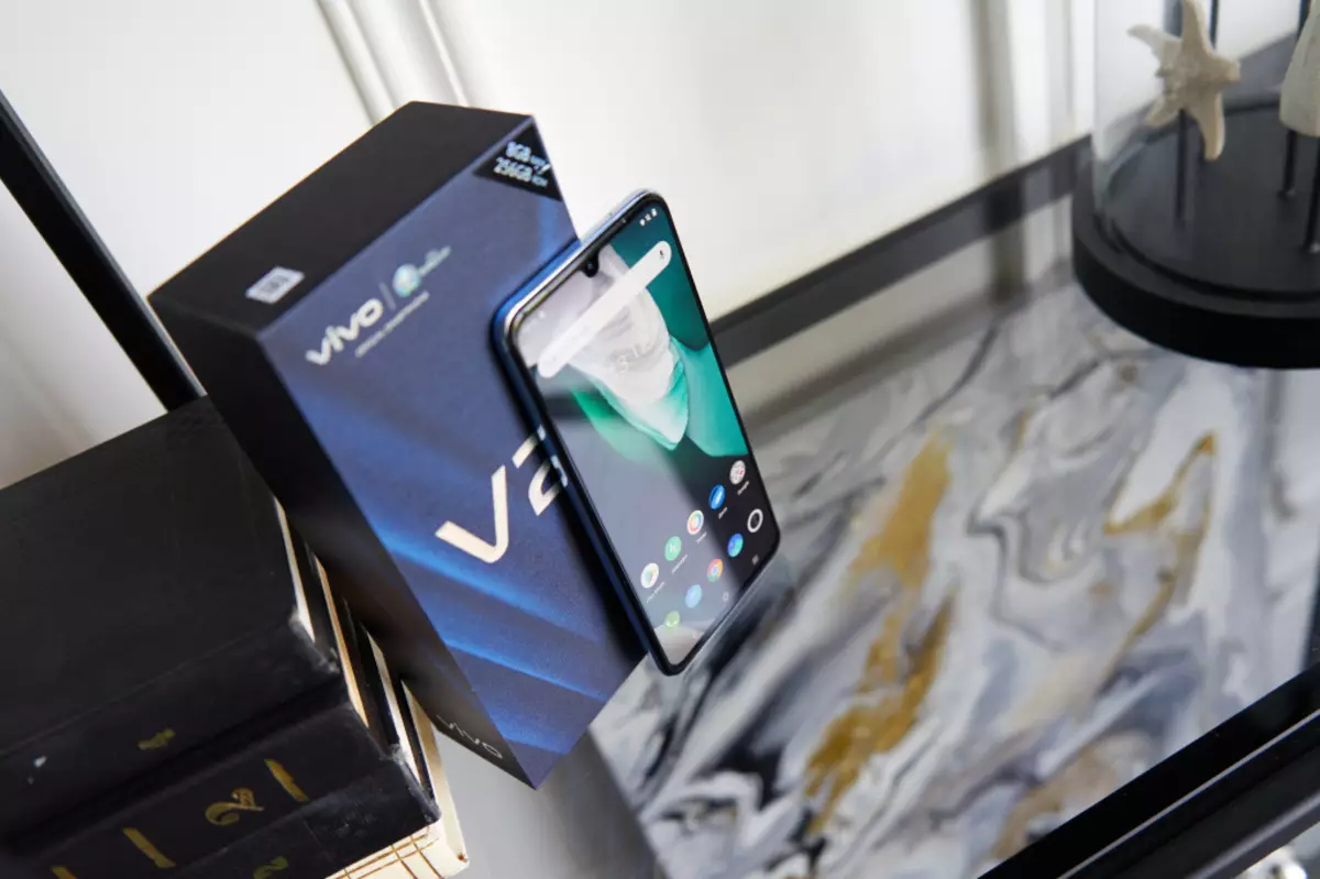 Vivo v21.