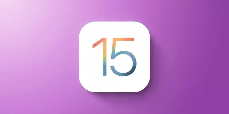 iOS 15。