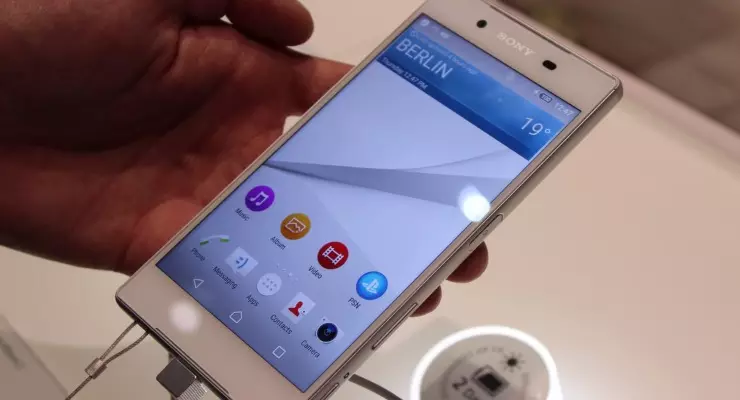 Xperia Z5 کمپیکٹ.