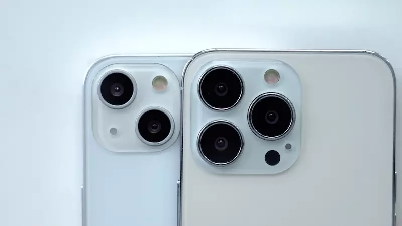 Layout iPhone 13 ditampilkan di video dan dibandingkan dengan iPhone 12. Semua perbedaan 25513_4