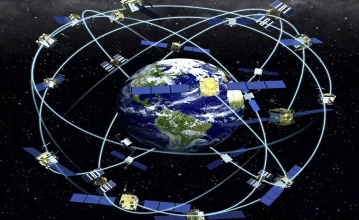 Amerikanische Militärarbeiten beim Erstellen einer fortgeschritteneren Version von GPS