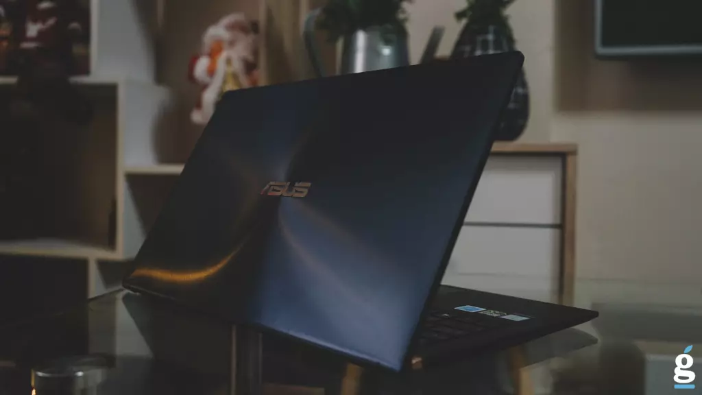 ASUS Zenbook 15 نظرة عامة