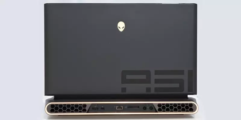 CES 2019：Alienware Area 51M - 游戏笔记本电脑具有升级处理器和视频卡的能力 26680_3