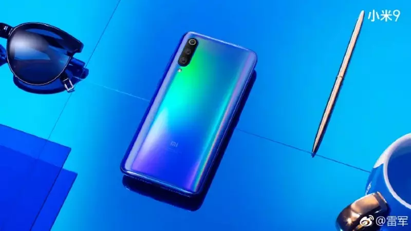 Xiaomi skyrius parodė naują pavyzdinę išmanųjį telefoną MI 9 27478_2