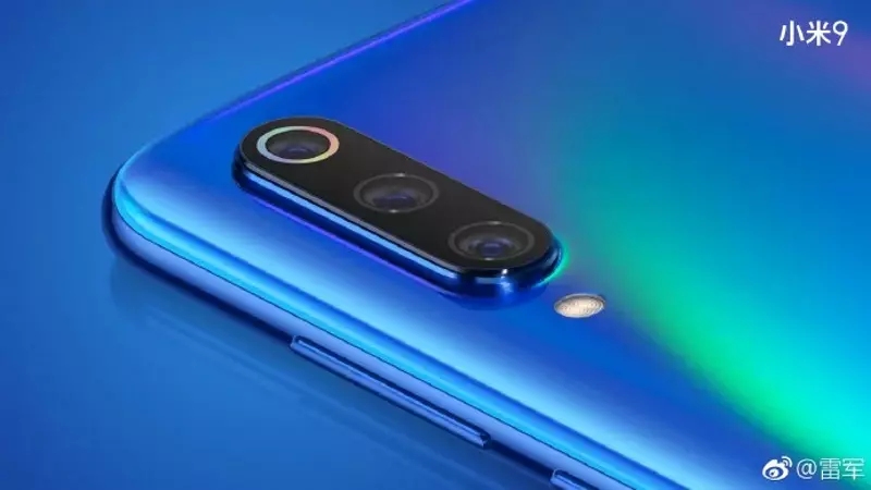 Xiaomi skyrius parodė naują pavyzdinę išmanųjį telefoną MI 9 27478_4