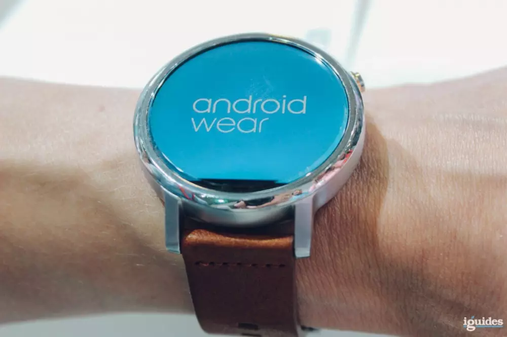 An chéad amharc ar moto 360 an dara glúin 27669_7