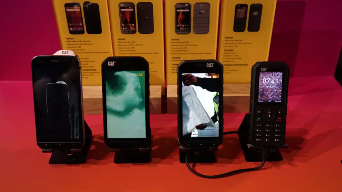 MWC 2019: Protected Smartphones Cat ug Land Rover 27777_2