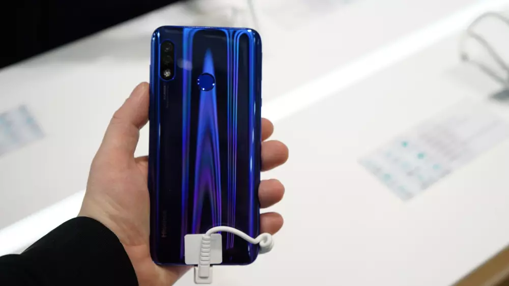 MWC 2019: Smartphones da marca Hisense 27781_11