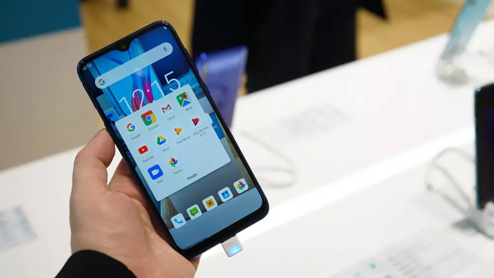 MWC 2019: смартфони від бренду Hisense 27781_13