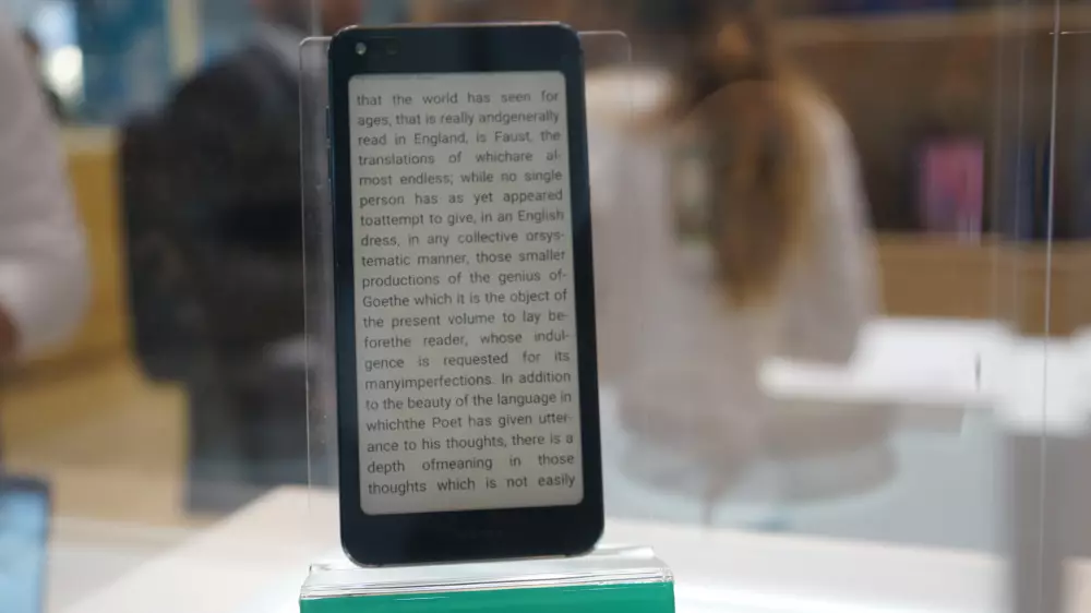 MWC 2019: смартфони від бренду Hisense 27781_15