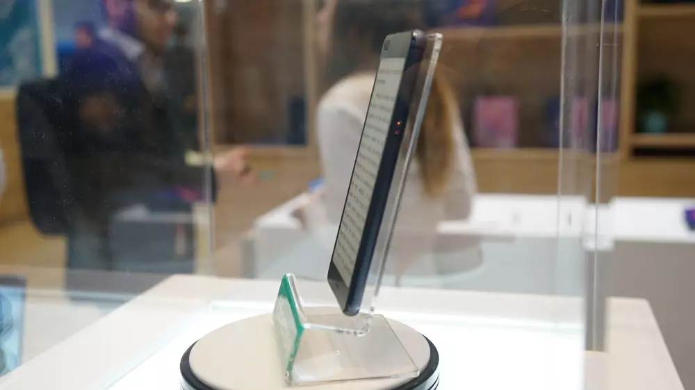 MWC 2019: смартфони від бренду Hisense 27781_17