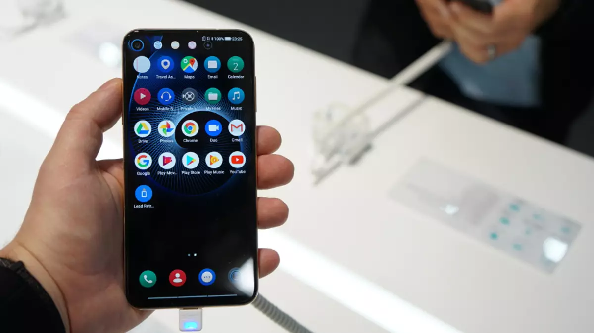 MWC 2019: смартфони від бренду Hisense 27781_3