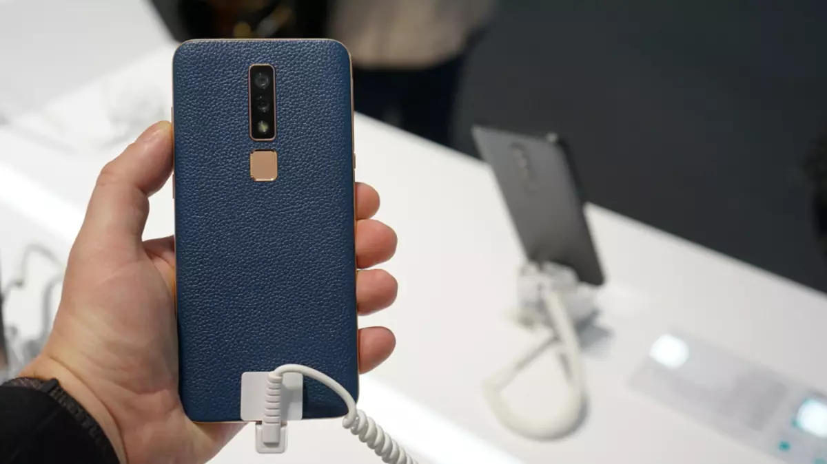 MWC 2019: смартфони від бренду Hisense 27781_7