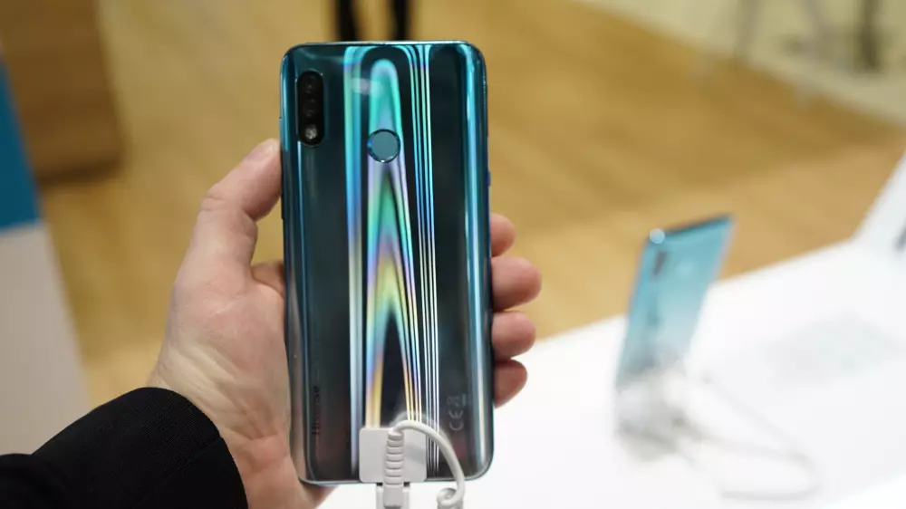 MWC 2019: Smartphones da marca Hisense 27781_8