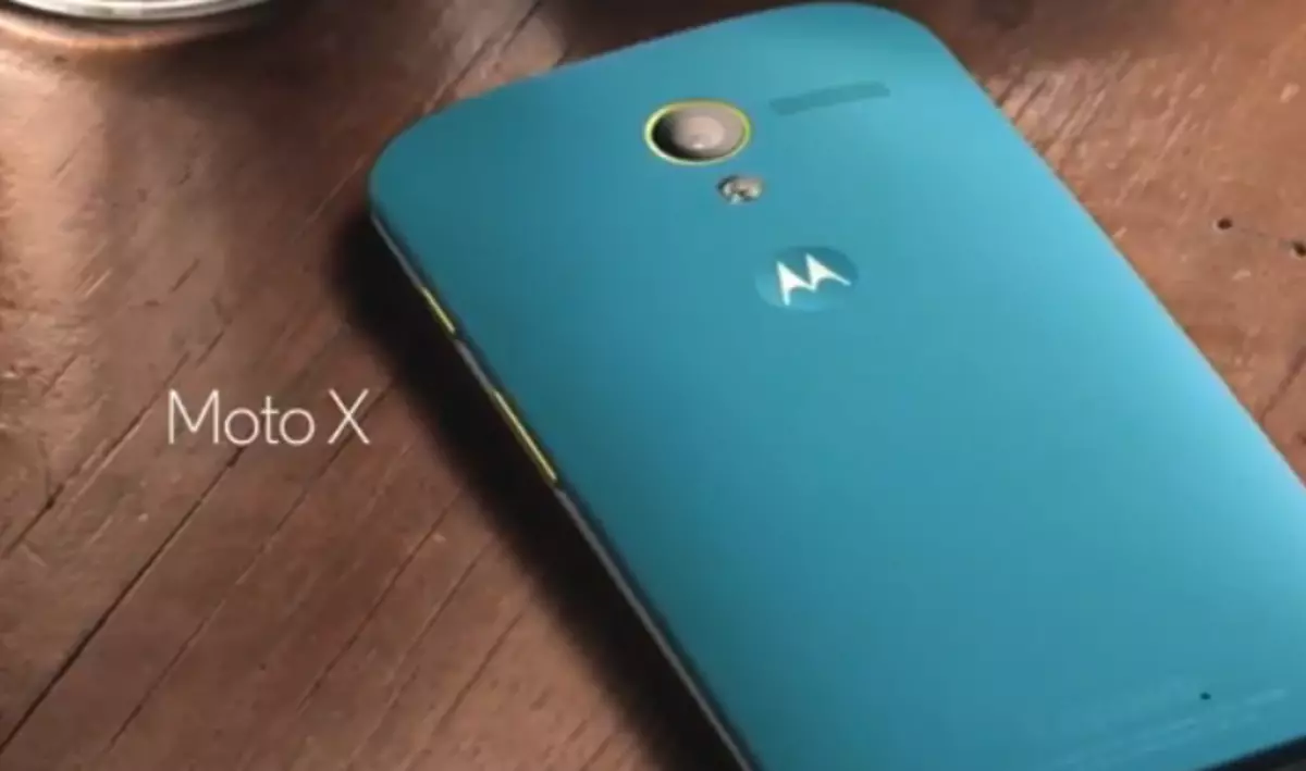 Moto X.