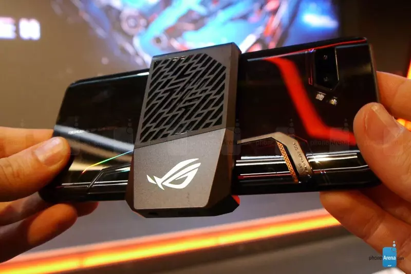 Asus Rog Phone II - Air-chlazený herní smartphone 2822_4