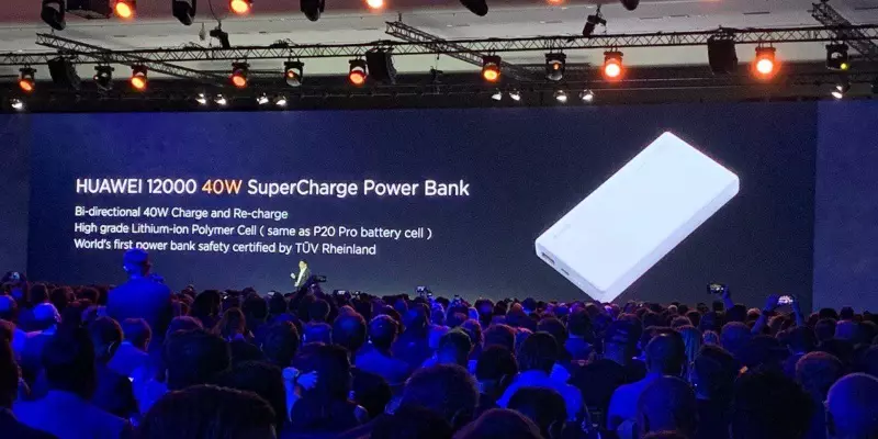 Huawei a introduit un chargement portable, passant l'iPhone XS Max Max 28494_3