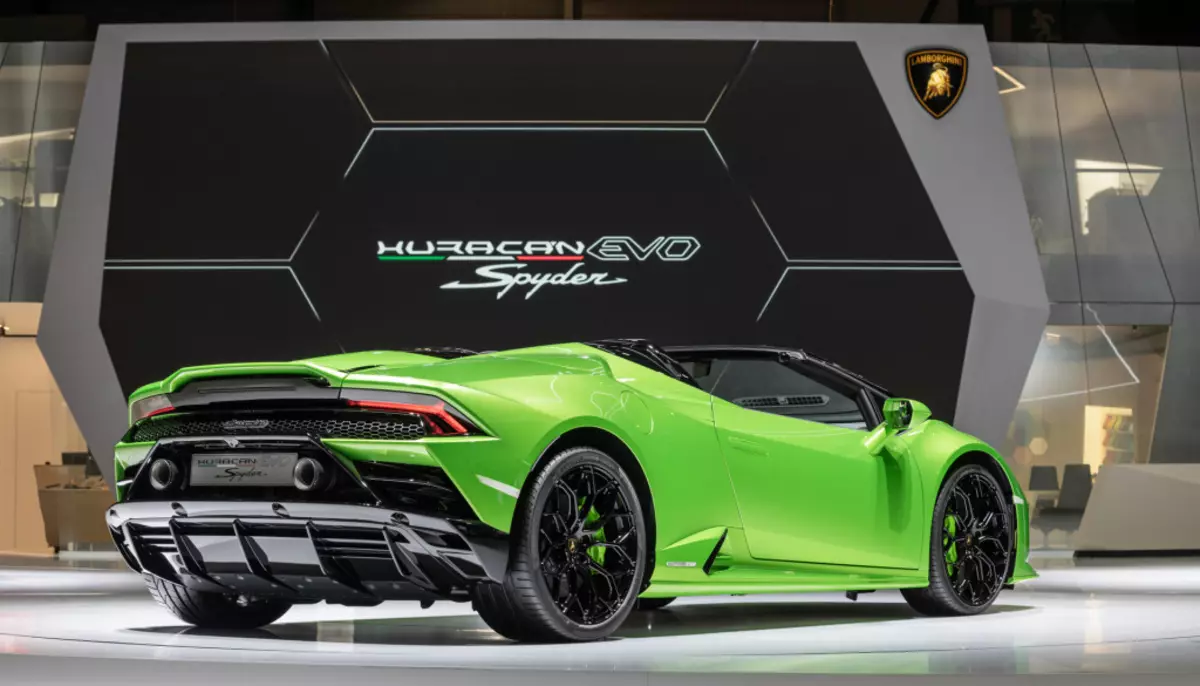 I-Lamborghini Huracán: Supercar nge-supercomputer
