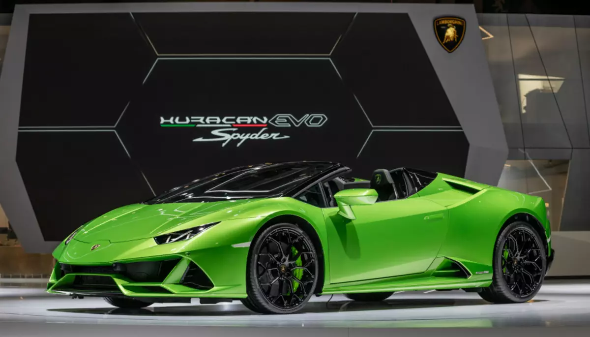 Lamborghini Huracan. Supercar գերհամակարգիչով 28514_6