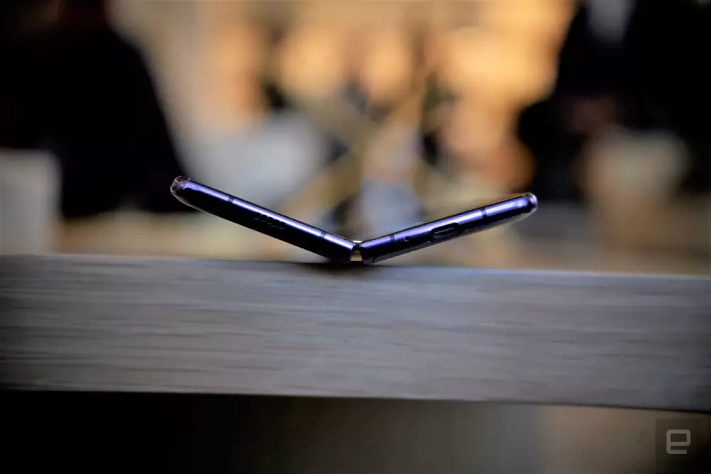 De eerste beoordelingen van Samsung Galaxy Fold: Wat hebben critici over dit wonder? 29072_20