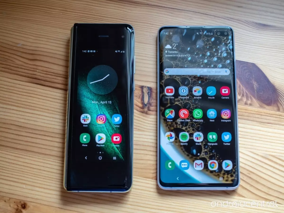 De første vurderingene av Samsung Galaxy Fold: Hva snakker kritikere om dette miraklet? 29072_25