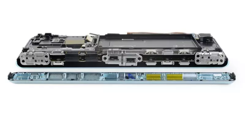 Galaxy Fold iFixit analiz düşdü. Maraqlı detallar ortaya 29348_23