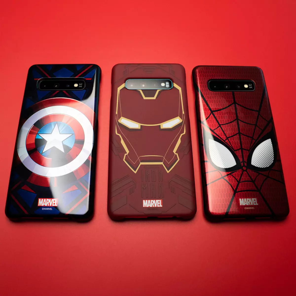 Mae Samsung a Marvel wedi rhyddhau gorchuddion gyda 