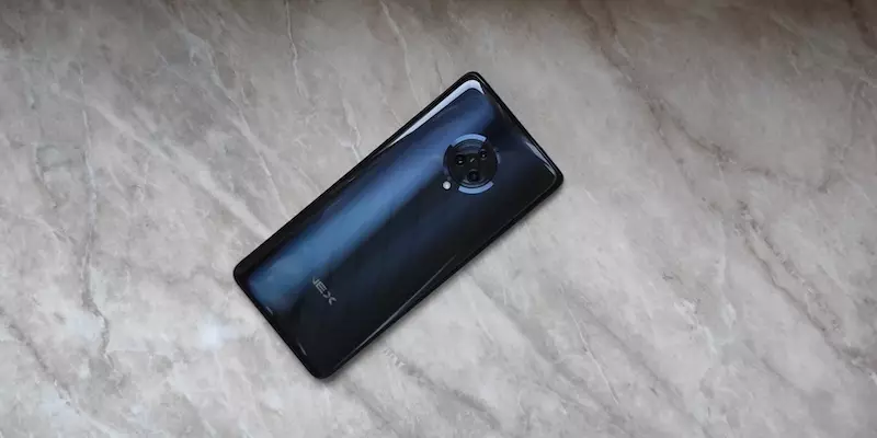 Athbhreithniú VIVO NEX 3: Conas cónaí le fón cliste gan cnaipí?