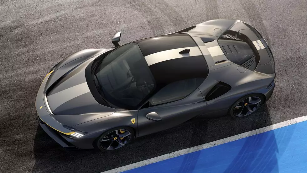 Ferrari a présenté son premier supercar hybride 30274_6