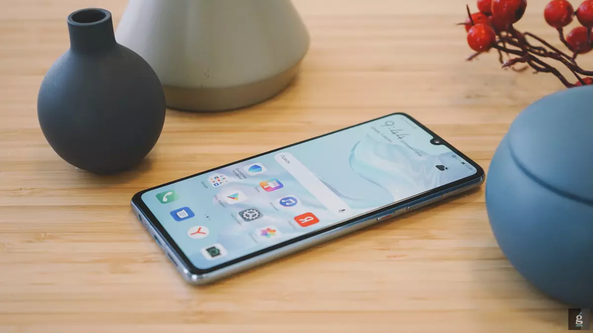 Huawei P30 Revizuire: Smartphone compact cu camera excelentă 30566_2