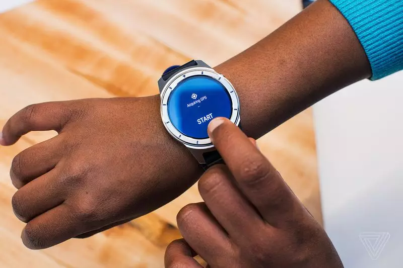 ZTE ha presentato gli orologi intelligenti di bilancio su Android Wear 2.0 3078_4