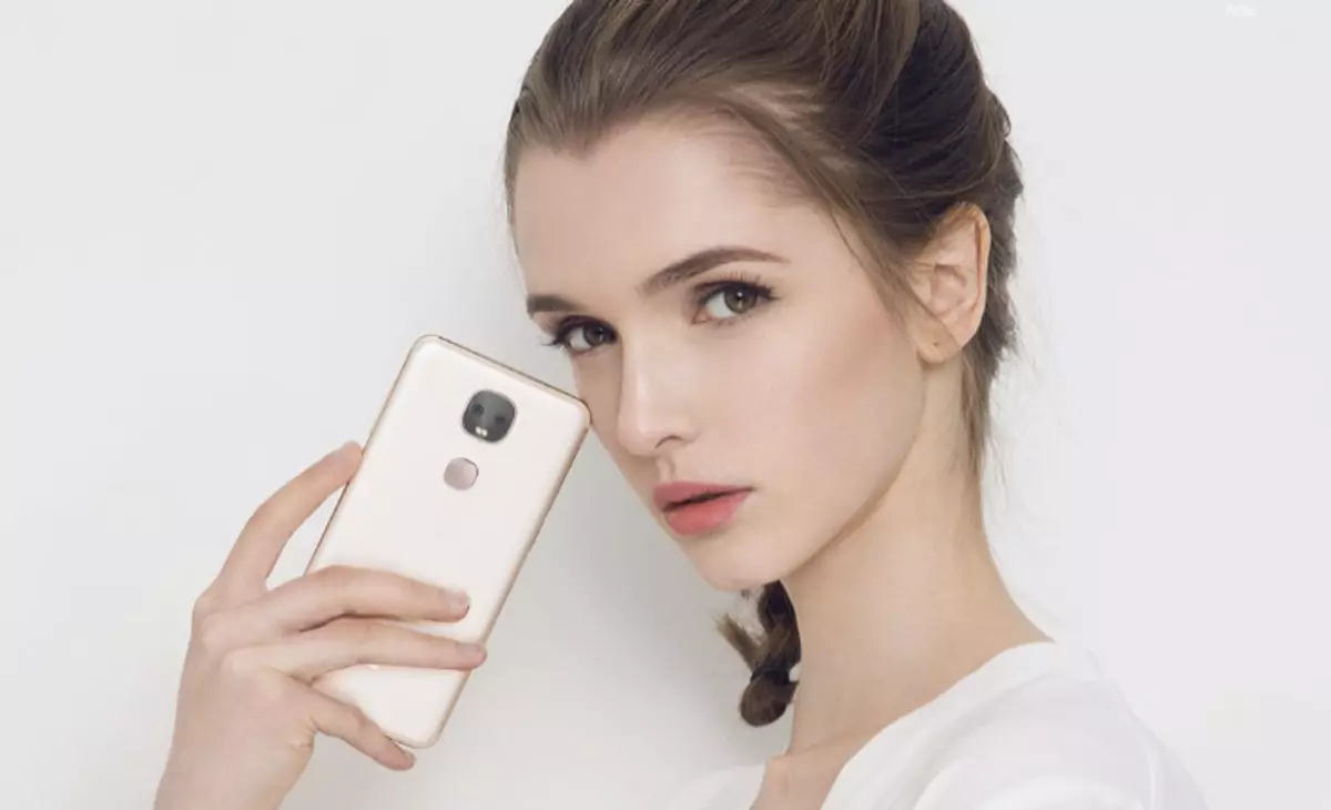 Leeco dia nanolotra ny Smartphon Smartphon Le Pro 3 Ai Edition