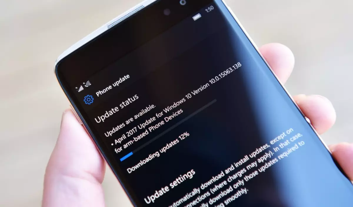 Microsoft har udgivet en mærkelig Windows 10 Mobile Update 3121_1