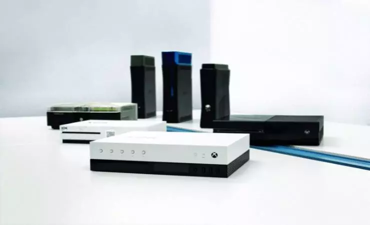 Εμφάνιση και προδιαγραφές του Project Scorpio Kit για προγραμματιστές