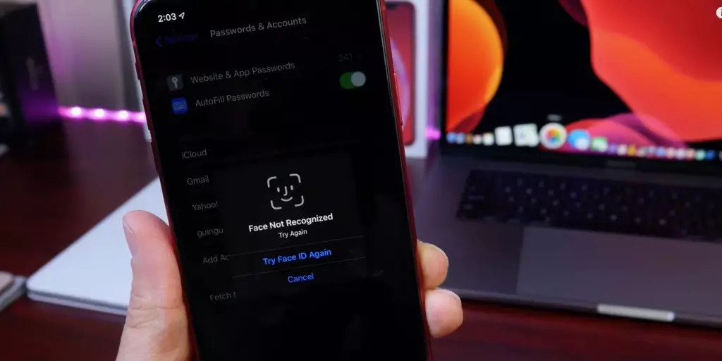iOS 13의 베타 버전의 취약점을 통해 모든 암호에 액세스 할 수 있습니다.