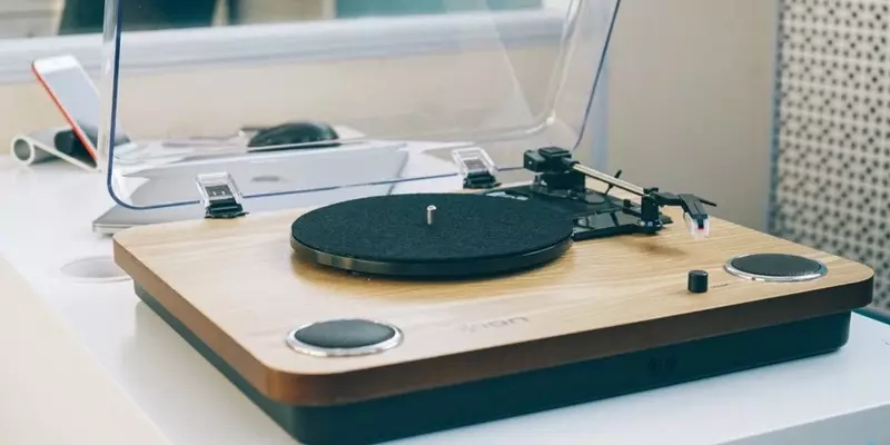 Cách tải ion Max LP Vinyl Player để đăng ký trang của chúng tôi tại VKontakte