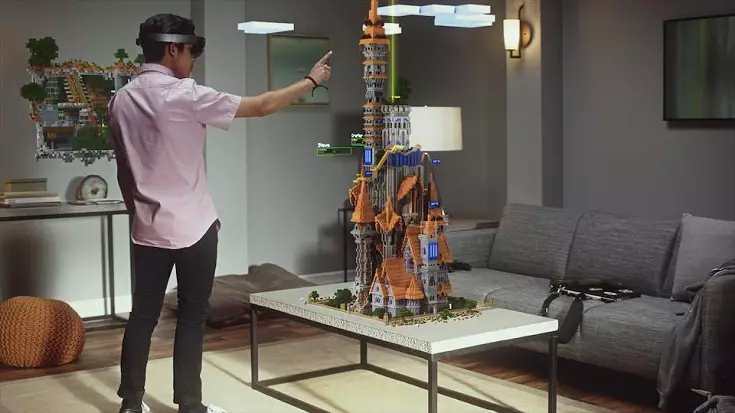 Hololens katika hatua