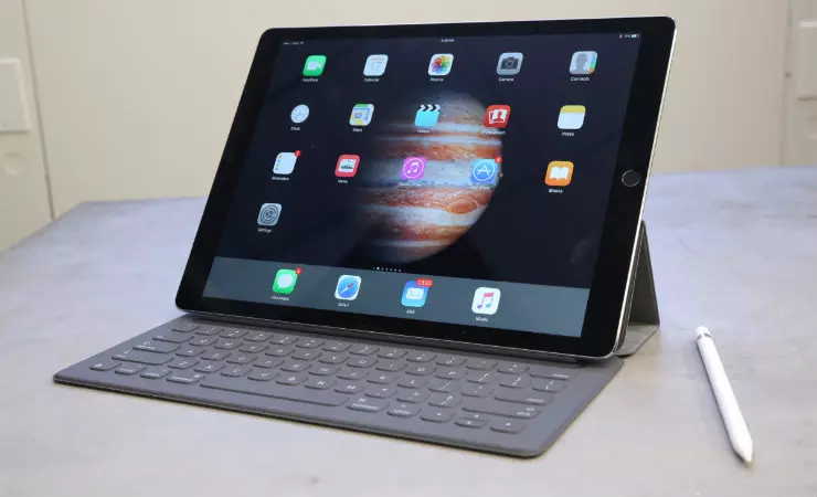 An féidir le IPad Pro ionad ríomhaire a athsholáthar?