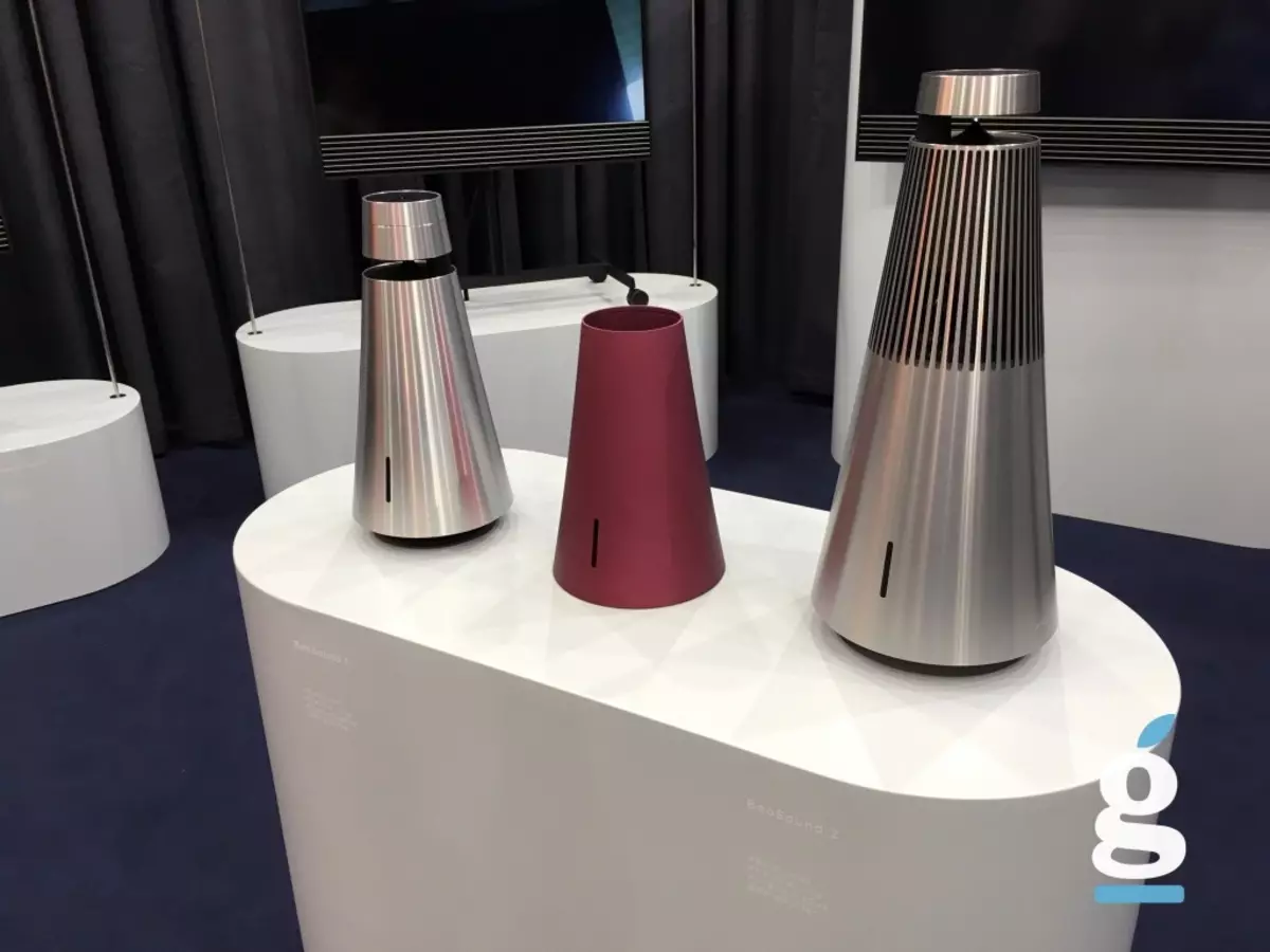 B & O introdujeron nuevos altavoces con diseño futurista