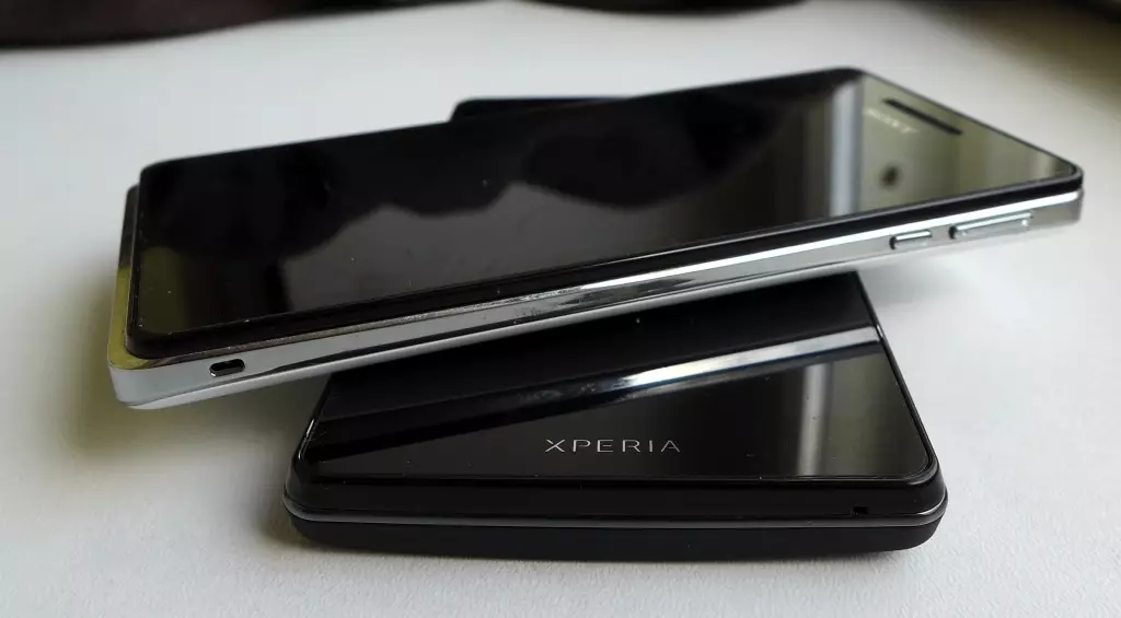 Xperia V und Xperia TX