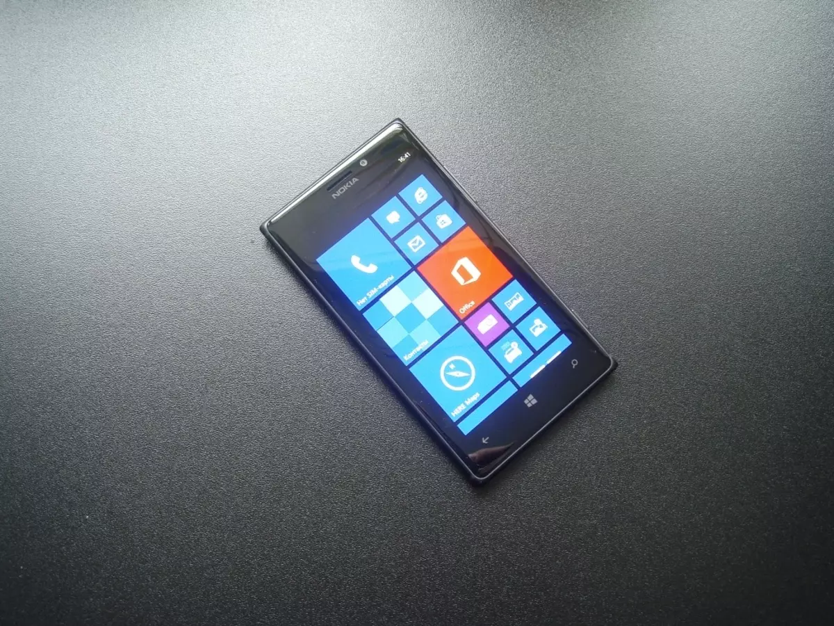 Lumia 925.