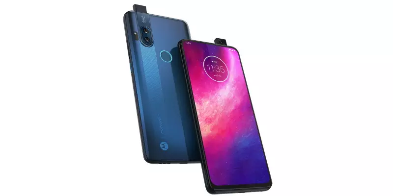 Motorola Ein Hyper - ein günstiges Smartphone mit einer einziehbaren Kamera und einem großen Bildschirm