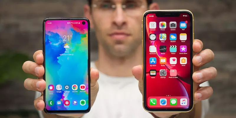 SHOVELS? "iPhone XS" ir dar 5 geriausi kompaktiški išmanieji telefonai