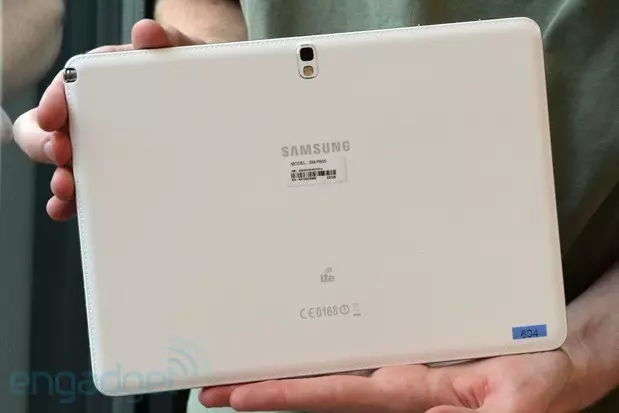 Samsung Galaxy Note 10.1 2014 ລຸ້ນ / Engadget