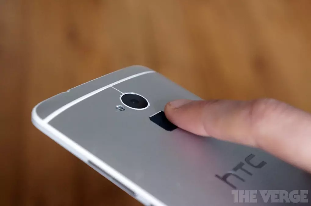 HTC One Max / The Verge